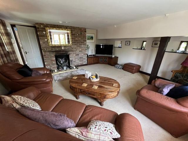 4 bedroom barn conversion to rent
