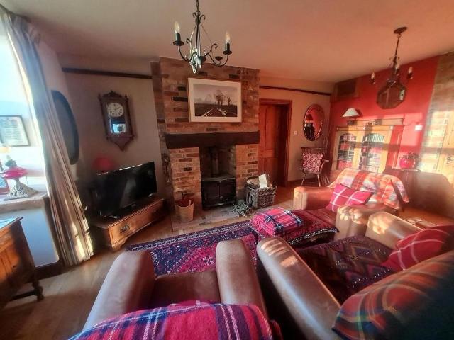 4 bedroom barn conversion to rent