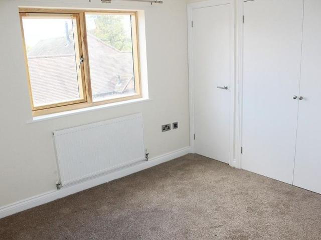4 bedroom barn conversion to rent