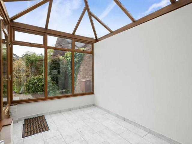 4 bedroom barn conversion to rent
