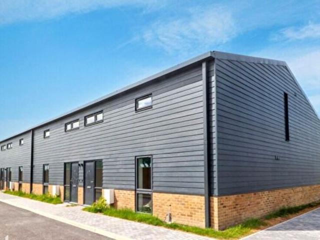 4 Bedroom Barn Conversion To Rent In Aylesbury Road, Aylesbury, HP22