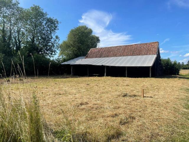 4 bedroom property with land for sale