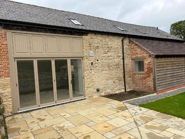 4 bedroom barn for sale