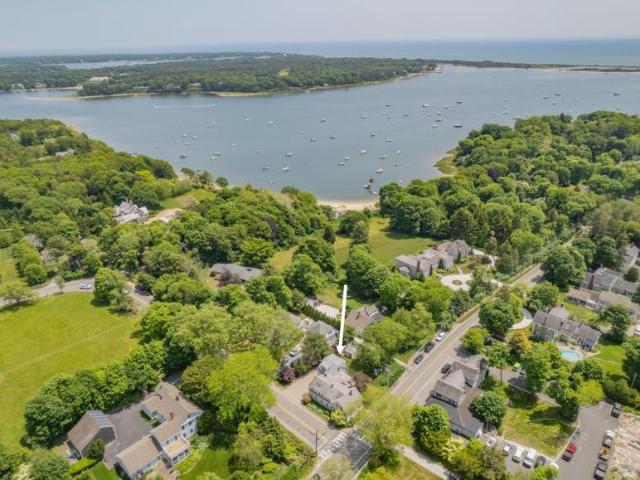 4 bedroom, Barnstable MA 02635 LS92820460