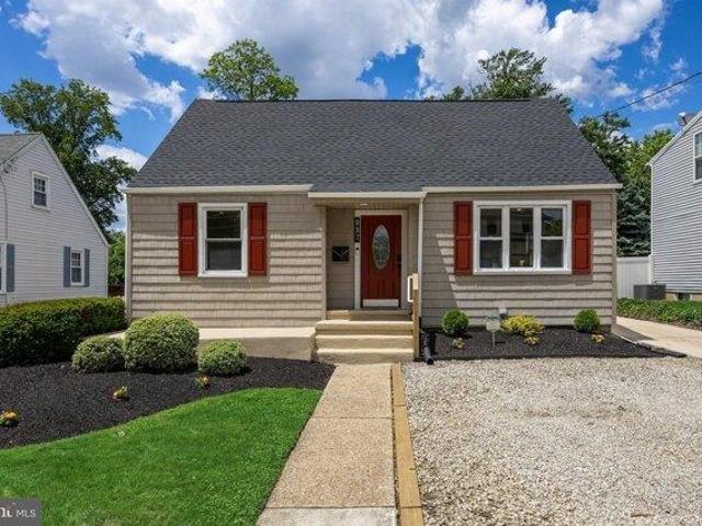 4 bedroom, Barrington NJ 08007 105158026
