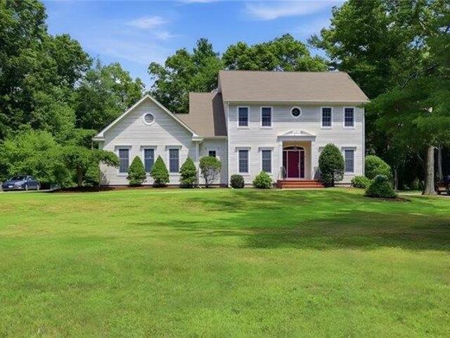 4 bedroom, Barrington RI 02806 104442017