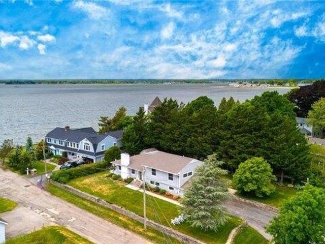 4 bedroom, Barrington RI 02806 104477683