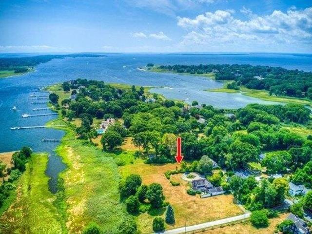 4 bedroom, Barrington RI 02806 104810918