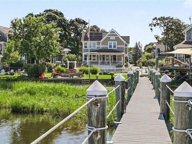 4 bedroom, Barrington RI 02806 105113876