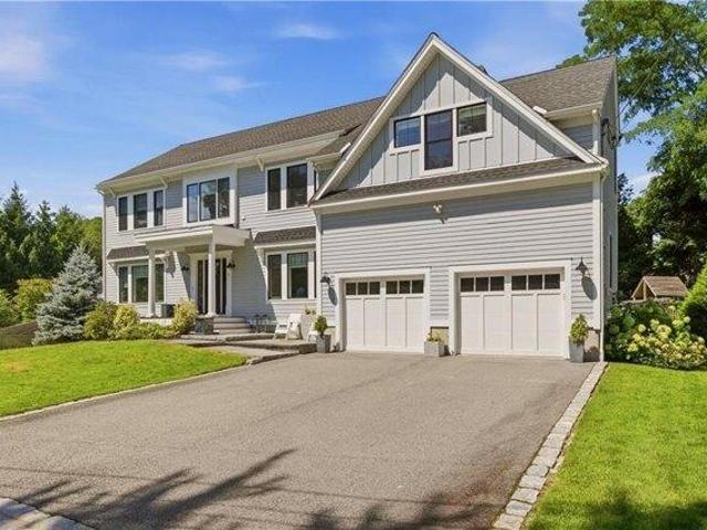 4 bedroom, Barrington RI 02806 105116593