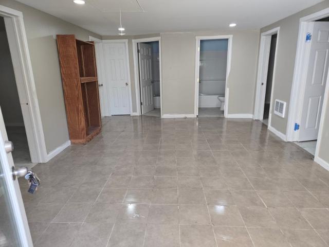 4 bedroom basement 2 full bathrooms with washer dr