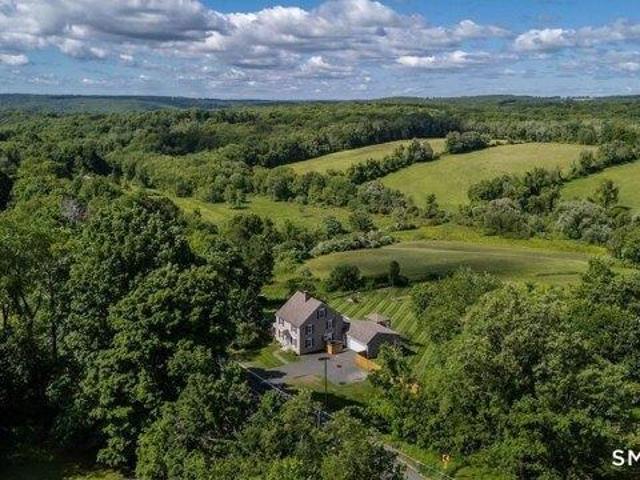 4 bedroom, Bethlehem CT 06751 104153265