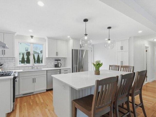 4 bedroom, Beverly MA 01915 103851056