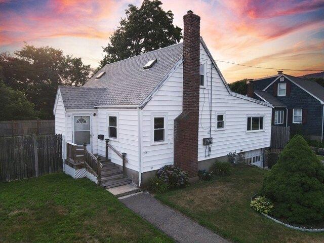 4 bedroom, Beverly MA 01915 104237514