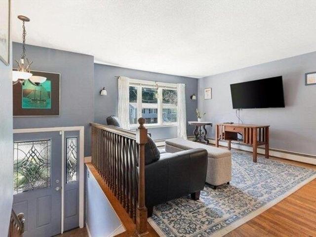 4 bedroom, Beverly MA 01915 105106931