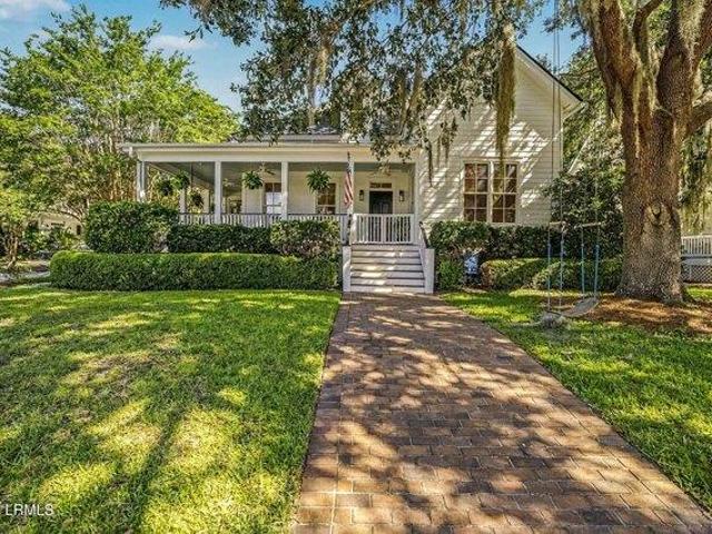 4 bedroom, Beaufort SC 29902 104902257