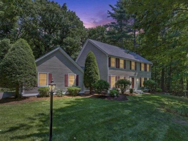 4 bedroom, Bedford NH 03110 104332065
