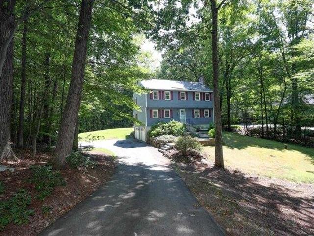 4 bedroom, Bedford NH 03110 105109224