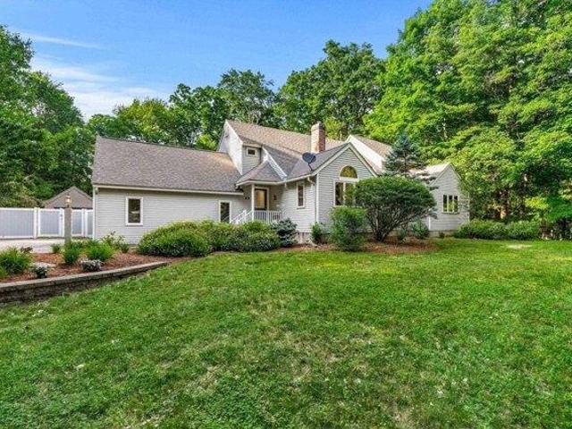 4 bedroom, Bedford NH 03110 105192507