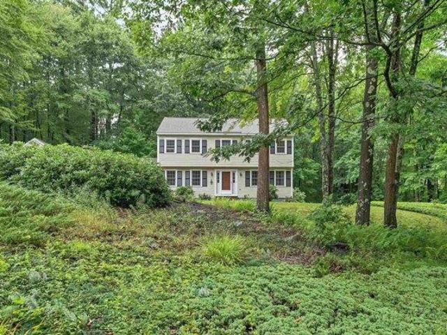 4 bedroom, Bedford NH 03110 105279002