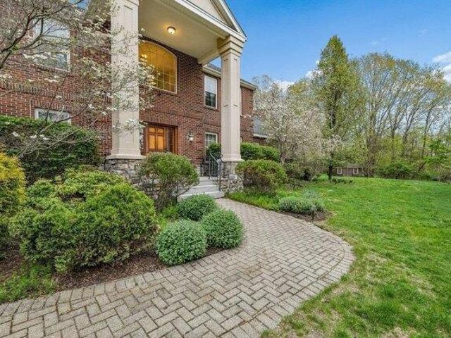 4 bedroom, Bedford NH 03110 LS102633234