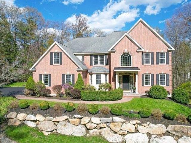4 bedroom, Bedford NH 03110 LS103072489