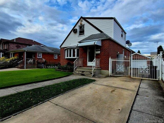 4 bedroom, Bellerose NY 11426 104901405
