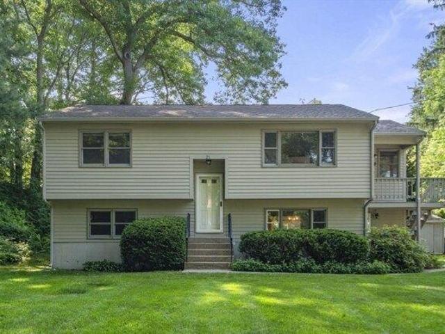 4 bedroom, Bellingham MA 02019 104757823