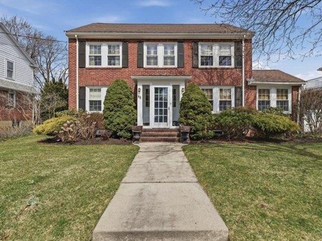 4 bedroom, Belmont MA 02478 102411735