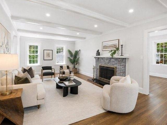 4 bedroom, Belmont MA 02478 104443749