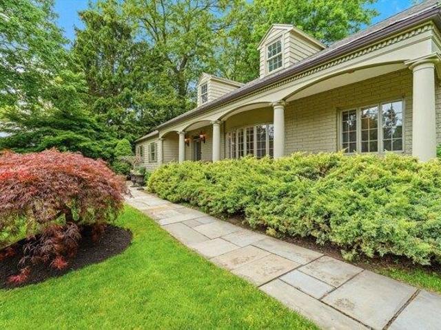 4 bedroom, Belmont MA 02478 LS103071257