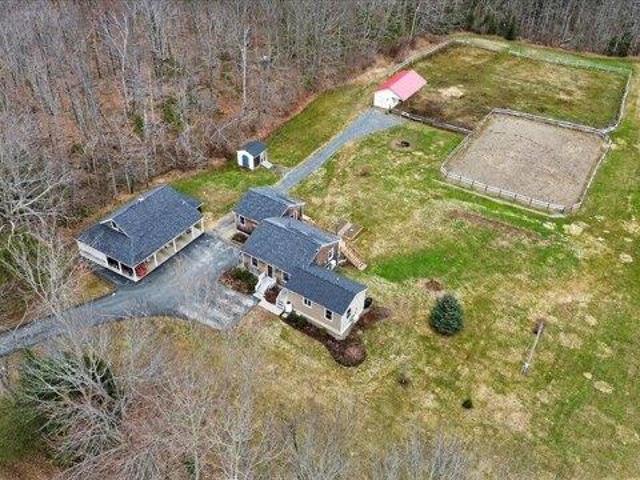 4 bedroom, Belmont ME 04952 LS103070478