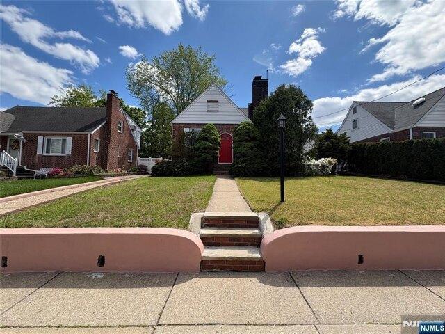 4 bedroom, Bergenfield NJ 07621 LS102213914