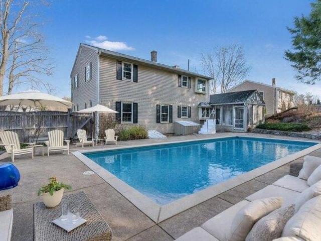 4 bedroom, Biddeford ME 04005 LS102595332