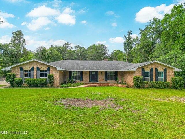 4 bedroom, Biloxi MS 39532 88101325