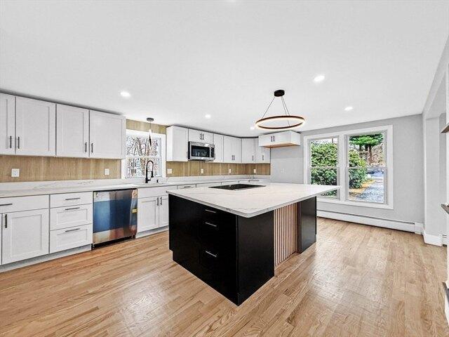 4 bedroom, Billerica MA 01821 102446697