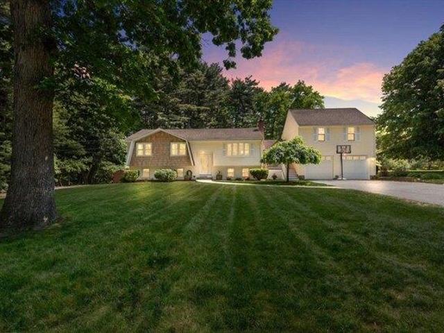4 bedroom, Billerica MA 01821 102961271