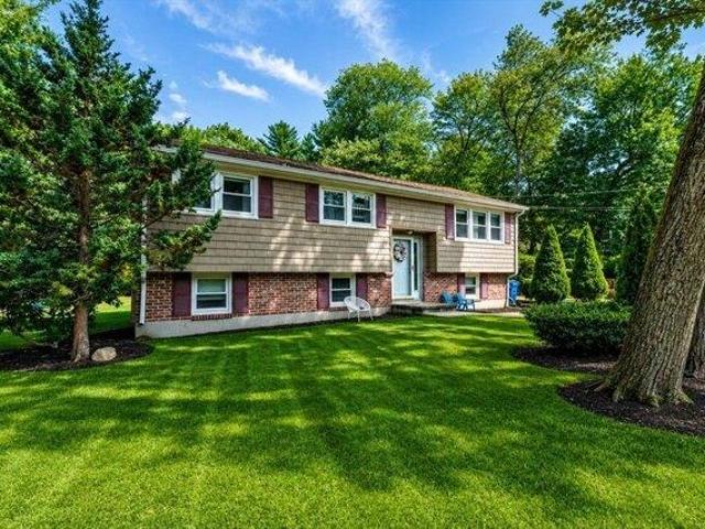 4 bedroom, Billerica MA 01821 103885708