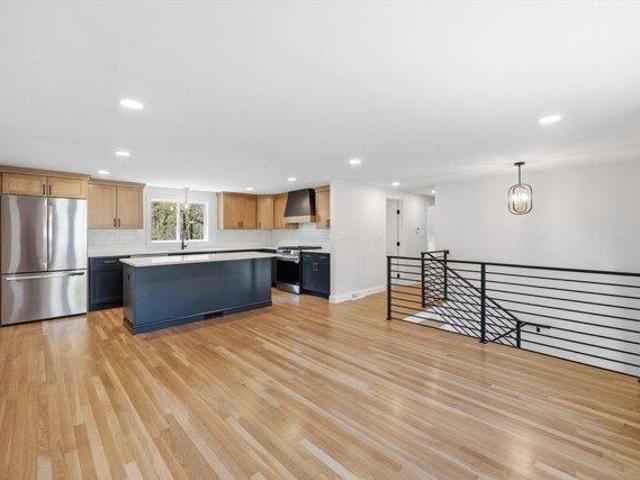 4 bedroom, Billerica MA 01821 104481814