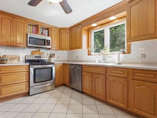 4 bedroom, Billerica MA 01821 105095248