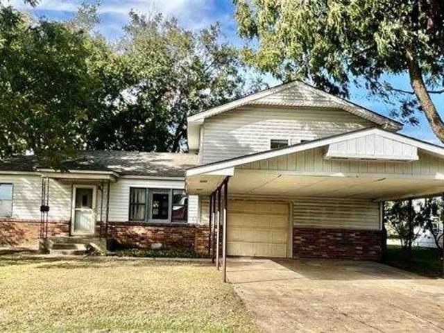 4 bedroom, Blackwell OK 74631 LS96113884
