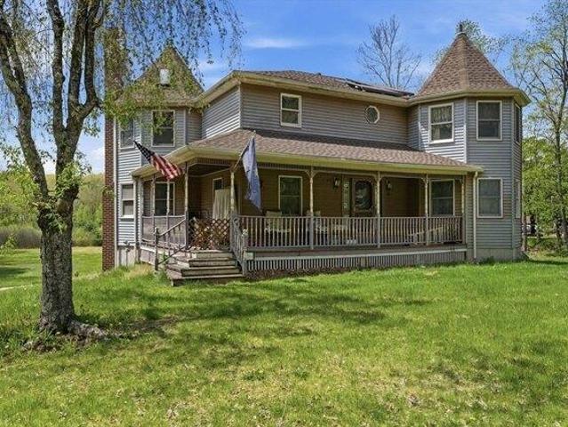 4 bedroom, Blackstone MA 01504 102318162