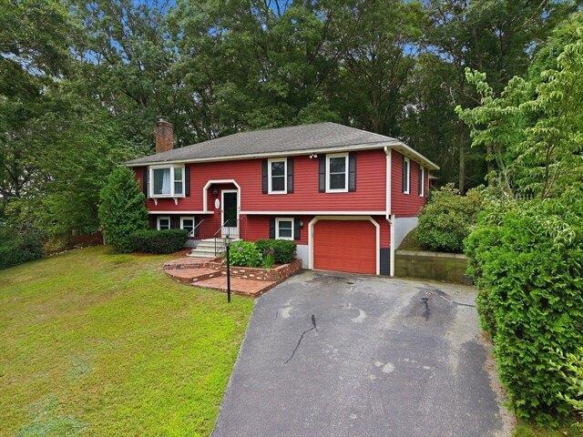 4 bedroom, Blackstone MA 01504 105079867