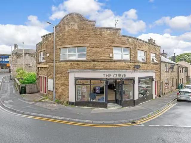 4 bedroom block of apartments for sale in St. Johns Street, Si.