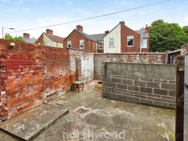 4 bedroom block of apartments for sale in Stockbridge Avenue, Bentley, Doncaster, DN5