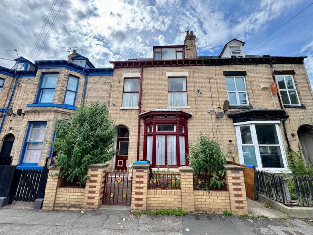 4 Bedroom Block Of Apartments Flat