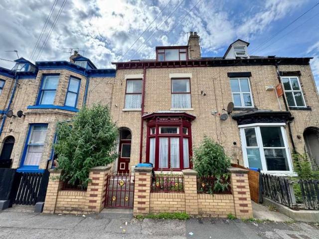 4 Bedroom Block Of Apartments Flat