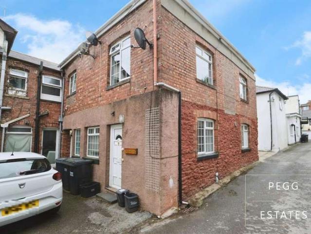 4 Bedroom Block Of Apartments Flat