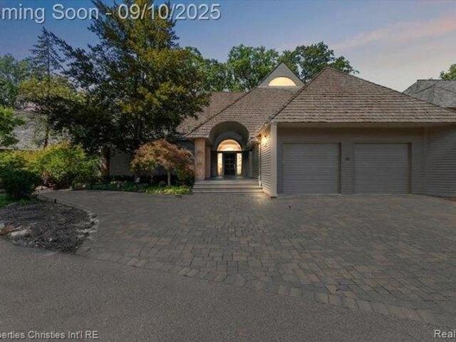4 bedroom, Bloomfield Hills MI 48304 94362907
