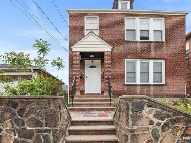 4 bedroom, Bloomfield NJ 07003 LS102312489